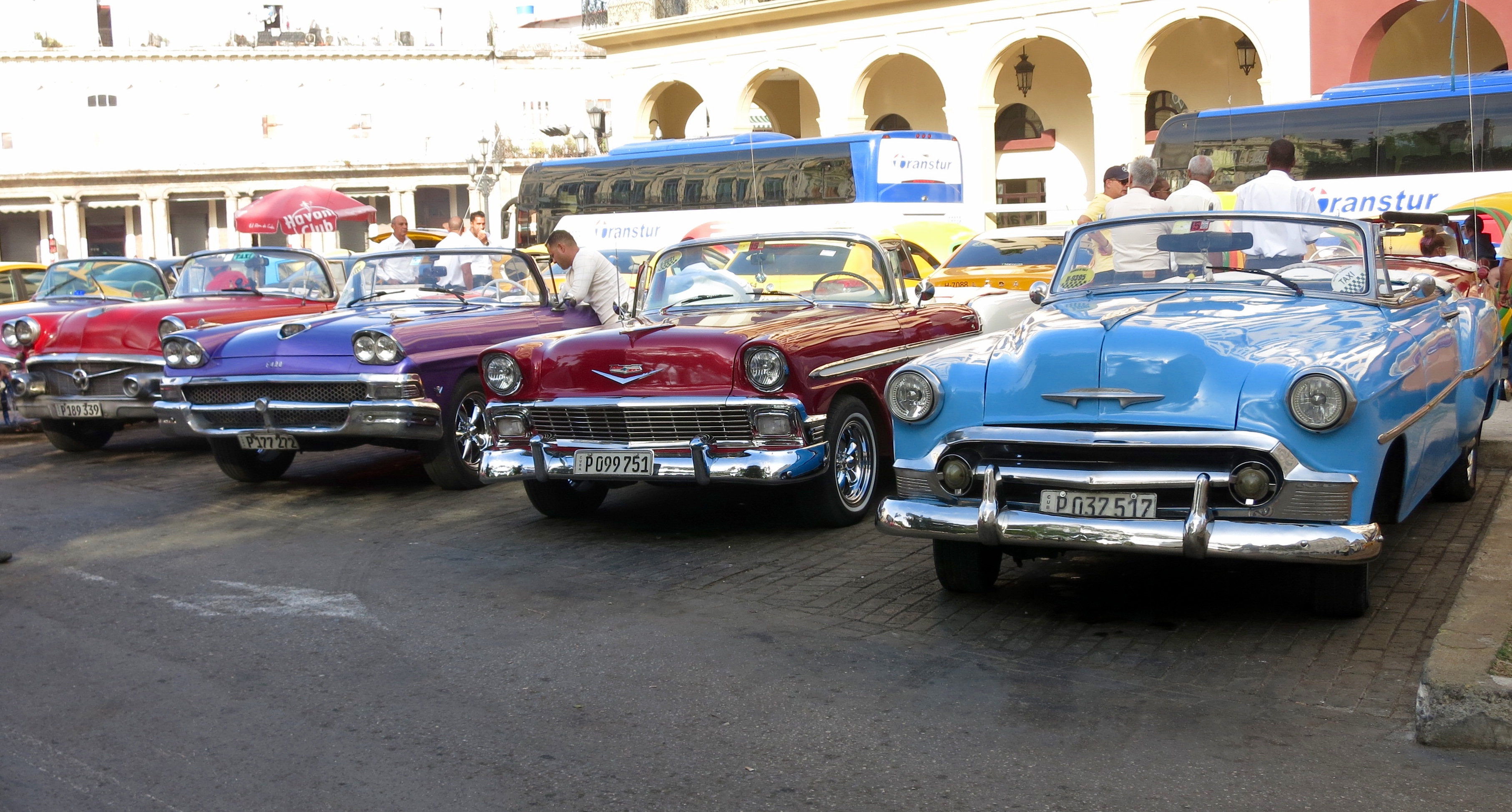 The Classic Cars of Cuba – Cindy Ross